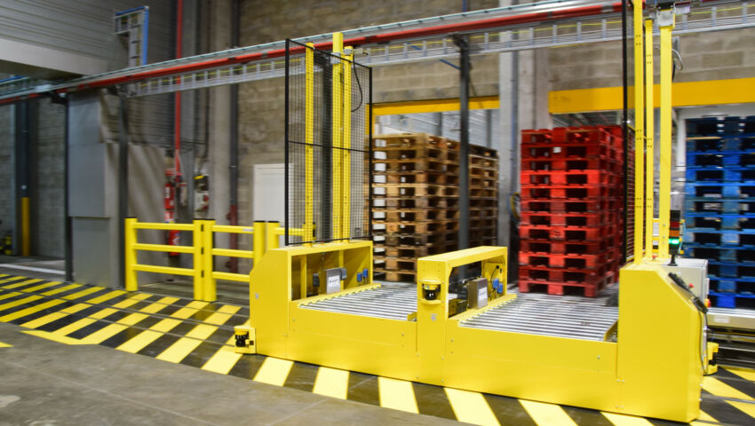 Scott Automation | Multi-phase palletising and pallet transport…