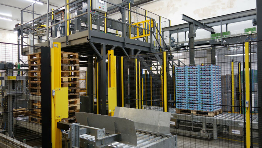 Scott Automation | Multi-line palletising system for cheese and dairy…