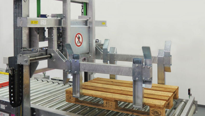 Scott Automation | Pallet Conveyors